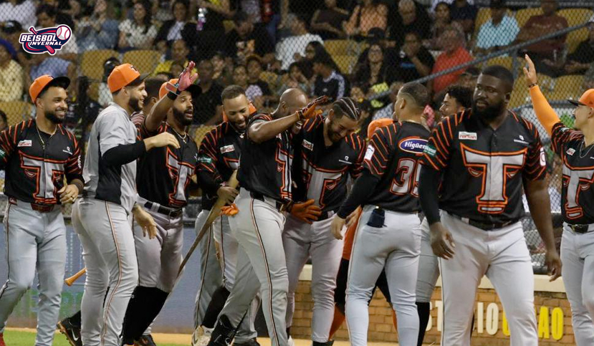 Toros propinan paliza a las Águilas y siguen en primer lugar | Béisbol ...